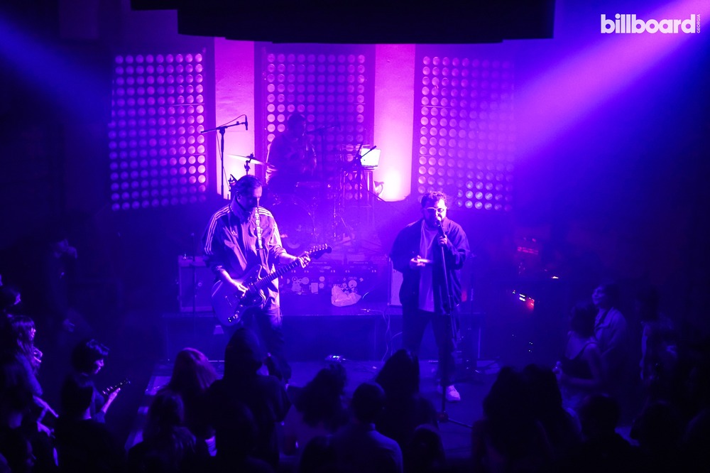 კლუბში Mtkvarze ჯგუფი Killages მუსიკალური სეტით მსმენელის წინაშე წარდგა ...